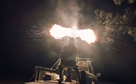 Внаслідок ворожої атаки на Київщині пошкоджений приватний будинок та автомобіль Вечірній Київ