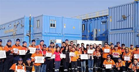 Оюутолгойн гүний уурхайн ажилчид хугацаагүй ажил хаялт зарлажээ