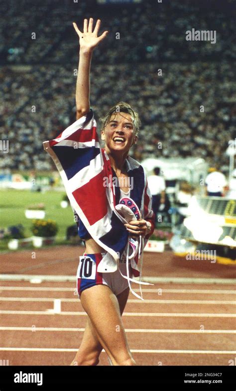 British Athlete Liz Mccolgan Waves To The Crowd After Winning The Women