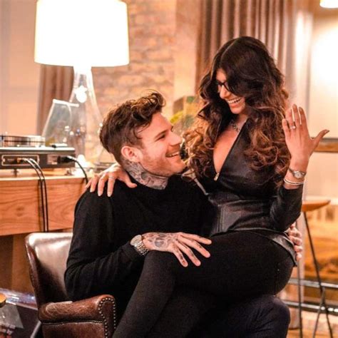 Mia Khalifa And Robert Sandberg Get Engaged Bollywood News And Gossip