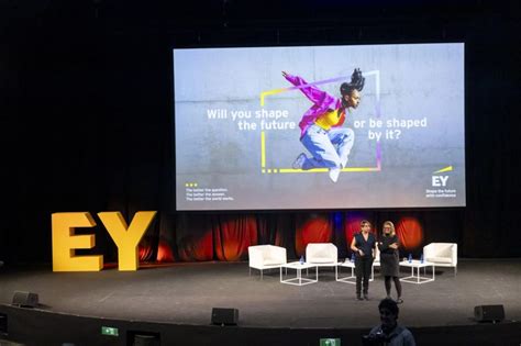 Ey Professionalgrowth Artificialintelligence Networking