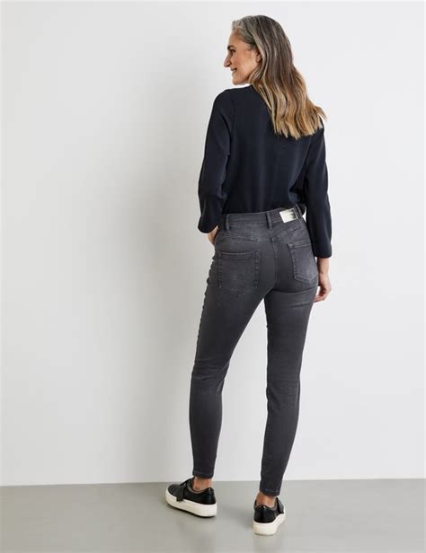 Gerry Weber Dames Smalle 5 Pocket Jeans Stinja Definiton Dunkelgrau