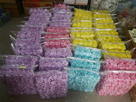 ผลงานคุณตุ๊กตา นครปฐม ดอกกุหลาบ ร้าน คุณอุ๊ ดอกไม้จันทน์ รับสอน รับซื้อ และจำหน่าย ดอกไม้จันทน์