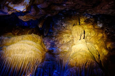 Еднодневна екскурзия до пещера Венеца и Белоградчишки скали от Велико Търново и Севлиево
