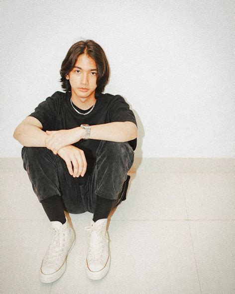 Biodata Ari Irham Profil Lengkap Masa Kecil Perjalanan Karier Fakta Hingga Kumpulan Foto