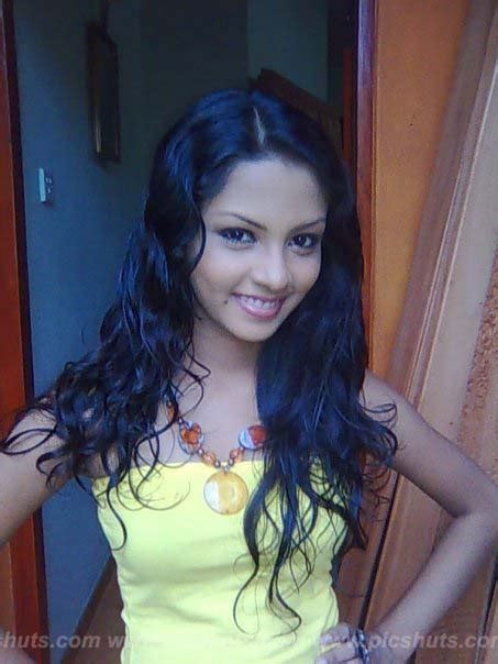 Sri Lankan Actress Model Young Teledrama Actress Shalini Tharakas