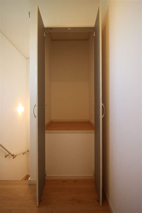 建築施工事例より「階段下スペースの活用例」をご紹介