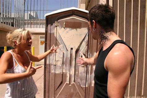 Azalea Screaming Fuck Her Pussyformer Farmer Babe Pigging Out On Stud