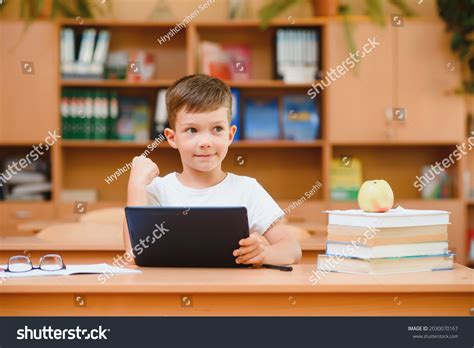 Babe Babe Using Tablet Compute Classroom Stock Photo Shutterstock