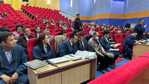 Өмгөөлөгч Дүнжингаравын уулзварт газ тээвэрлэж явсан Ч Ренчиндорж замын хөдөлгөөний дүрэм зөрчөөгүй