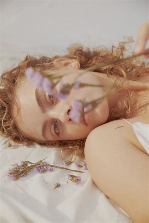 Пин на доске 家居服 Фотографии автопортрета Фотосессия Фотография на природе