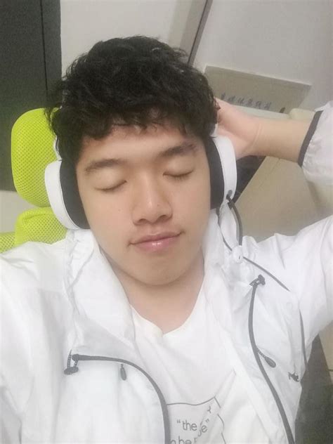 人变得傻乎乎的会是什么状态 知乎