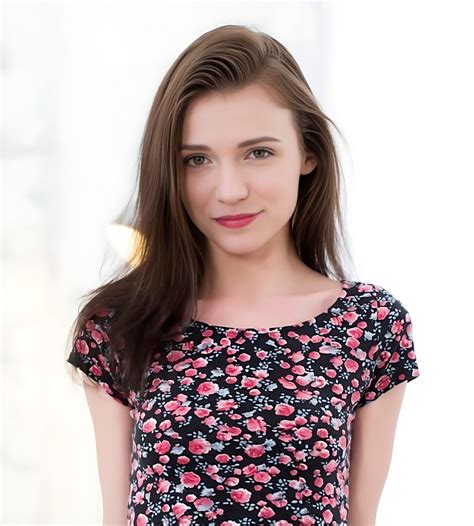 Nelya Jorden Actress Wiki Age Net Worth Photos Videos Biography More