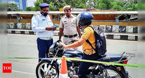 Gurgaon Not Paid Traffic Fines Hurry Up Cops Seize 10 Vehicles In 2
