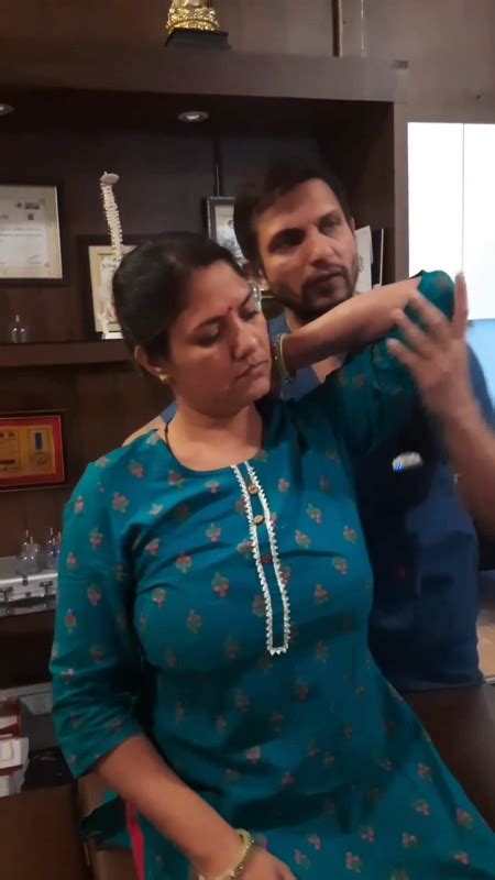 Desi Aunty Hige Boobs In Tight Green Churidhar Mp4 Snapshot 00 25 500