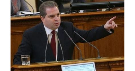 Скандал в парламента заради комисията за пенсионните фондове