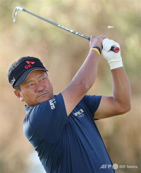 최경주 찰스 슈왑컵 챔피언십 2r 공동 22위양용은 34위 Pga챔피언스투어