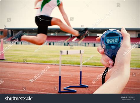 Woman Running Outside Chronometer 16 Images Photos Et Images Vectorielles De Stock Shutterstock