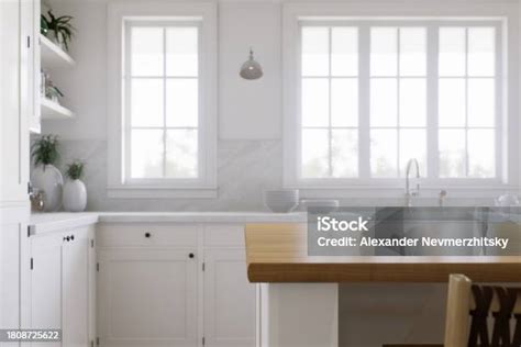 나무 조리대 물건을 놓을 수 있는 빈 표면 배경에 흐릿한 주방 배경이 있습니다 전통적인 스타일의 세련되고 밝은 주방 3d 렌더링 0명에 대한 스톡 사진 및 기타 이미지