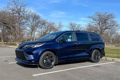 Toyota Sienna Hybrid Review Unique In A Dwindling Class Cars Com
