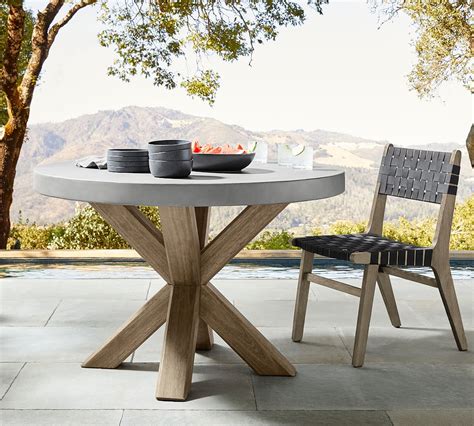 1 8 M Round Outdoor Dining Table