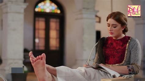 Momina Iqbal S Feet I Piedi Di Momina Iqbal Celebrities Feet