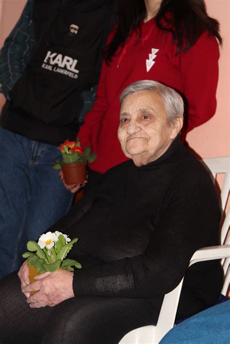 ქალთა საერთაშორისო დღესთან დაკავშირებით Eeu ს თითმმართევლობა მოხუცთა პანსიონატს ეწვია