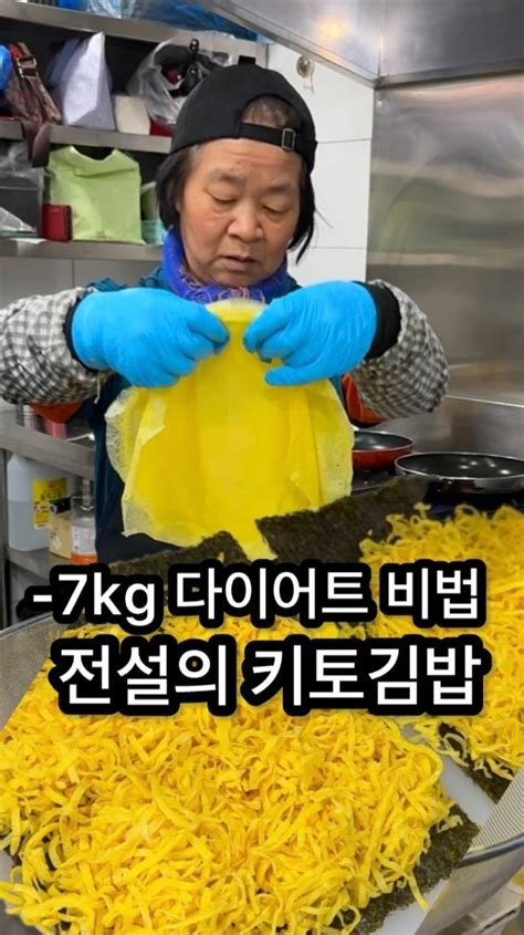 🔎 실시간 홍대 경의선숲길 벚꽃 현황 📷촬영일 2547 홍대에서 만난 예쁜 벚꽃길 많은 분들이 꽃구경하고 사진찍고 산책도