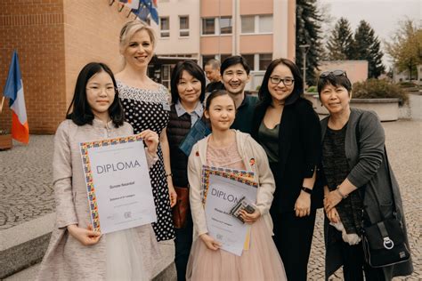 Хийлчдийн олон улсын тэмцээнээс байр эзэлсэн сурагчдад мөнгөн шагнал олгоно Newslive