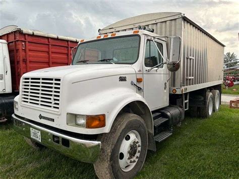 1998 International 4900 Grain Truck 10 Wheeler Dt466 E Motor 18 Bed