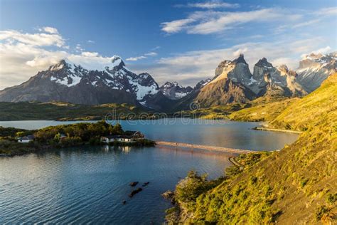 Meravigliosa Casa Sul Lago Pehoé Nel Parco Nazionale Torres Del Paine