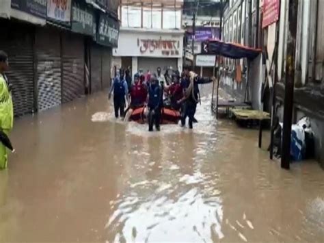 Maharashtra Flood Like Situation In Nashik Ndrf Rescues Locals