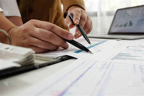 使用计算机和计算器进行审核 工作 计划 支票科目余额