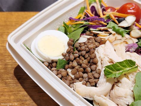 파스쿠찌 샐러드 런칭 그릴드 치킨 시저 샐러드