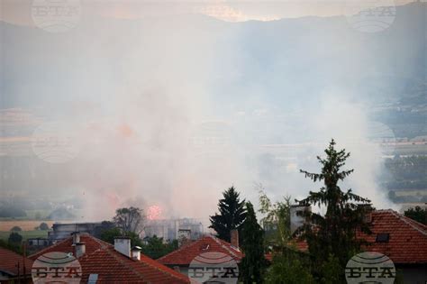 Няма пострадали хора при пожара в склад на „Фантастико“ възникнал