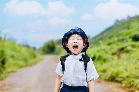 孩子总是一进课堂就哭闹，缺乏早教是“罪魁祸首”！ 知乎