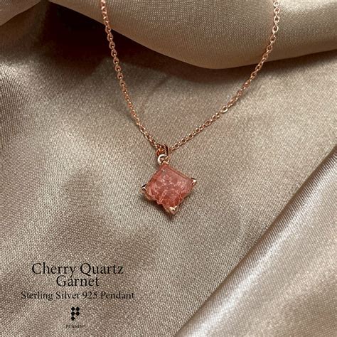 P17121 จี้เชอรี่ควอตซ์cherry Quartz ง ตรงกลางด้านใต้ประดับโกเมน