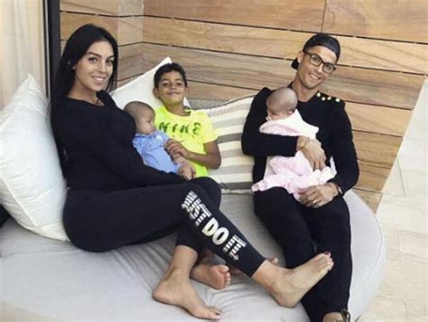 Georgina Embarazada Y Feliz Prepara Su Boda Con Cristiano Ronaldo
