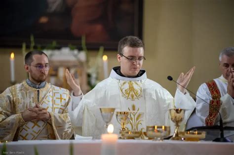 Fra Danijel Luki Je Proslavio Mladu Misu U Busova I