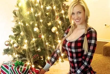 Paige Spiranacs Lovely Christmas Message Golfpunkhq