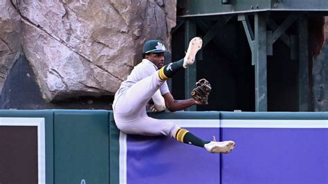 Athletics Denzel Clarke Robs Home Run With Remarkable Catch Abc7 Los Angeles