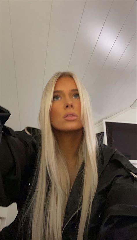 Tan Blonde Hair Olive Skin Blonde Hair Blonde Girl Blonde Hair