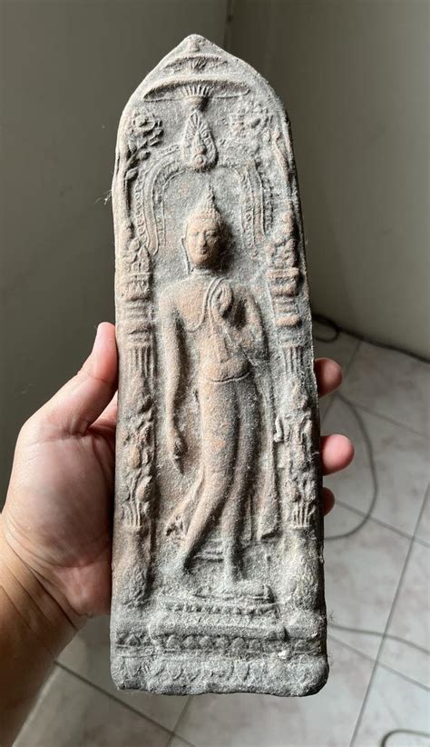 พระกำแพงเนื้อดินเก่าๆ Ennxo