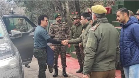 சச்சின் டெண்டுல்கரின் காவலர் துப்பாக்கியால் சுட்டு தற்கொலை