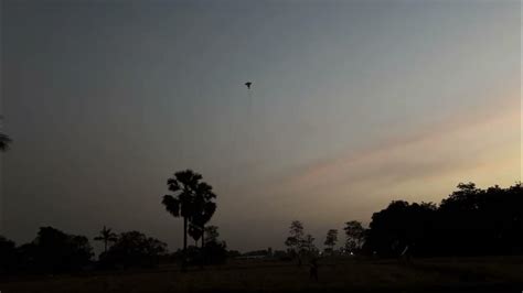 សប្បាយ ៗ ជាមួយ សកម្មភាព រត់ ខ្លែង ពេល ល្ងាច Youtube