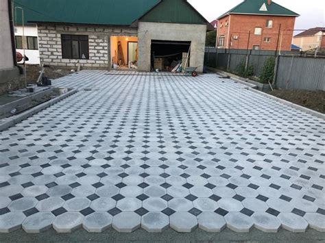 Брусчатка Тротуарная плитка Бордюр поребрик 3 000 тг Керамическая плитка Атырау на Olx