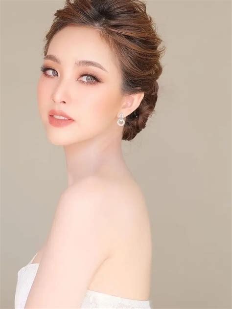 โทน Makeup เจ้าสาว สวยเเพง จึ้งใจ แกลเลอรีที่โพสต์โดย Up2bybaifern