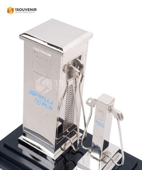 Miniatur SPKLU PLN Cikupa Souvenir Indonesia