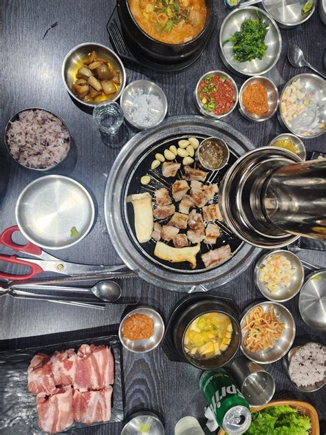 돼지생갈비먹습니다 촬스의 이슈와 유머