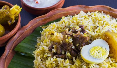 প্লেটে বিরিয়ানি তোলার কায়দাটা আসল শেখালেন D Bapi র শেফ How To